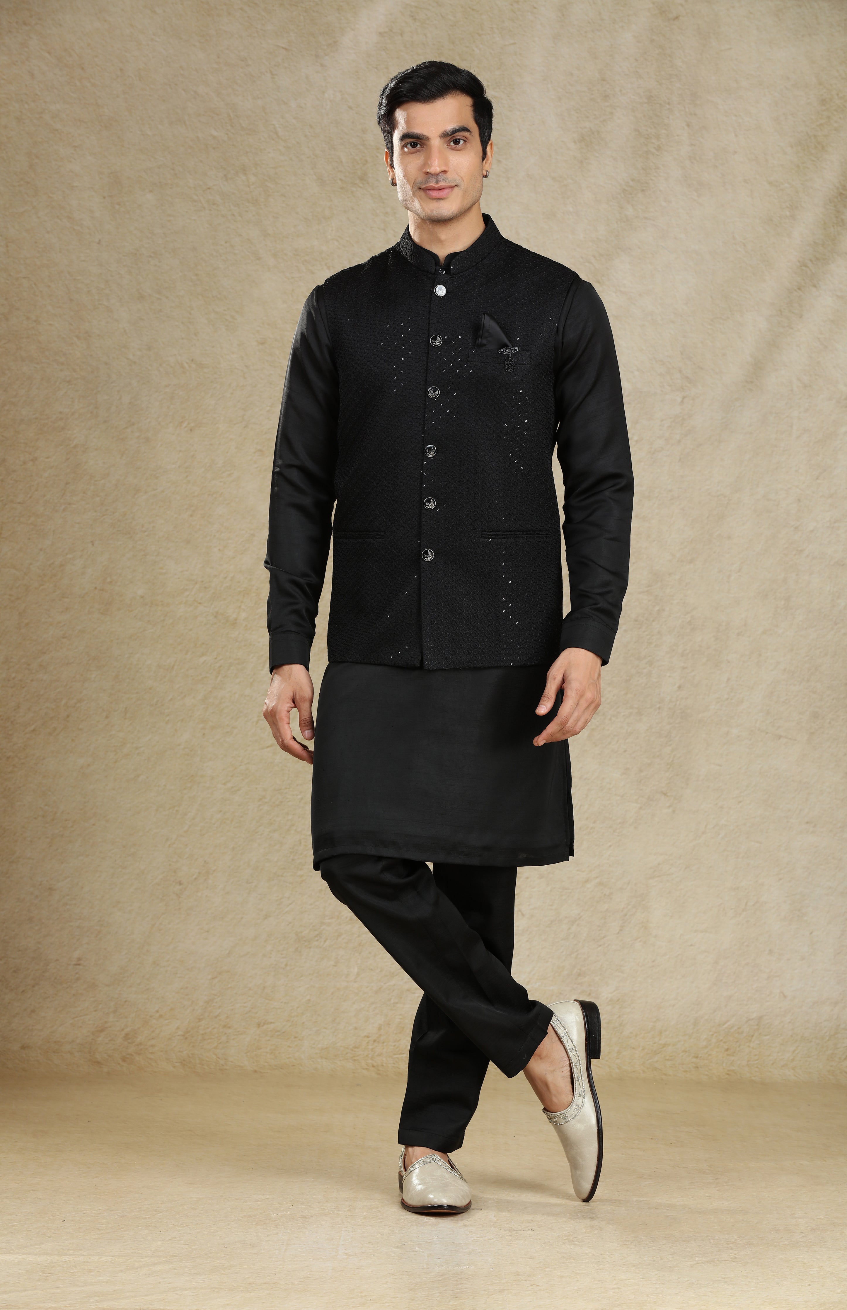 ALL BLACK SILK SEQUINS BANDI KURTA SET #7734 – Shehnai Bridal Boutique